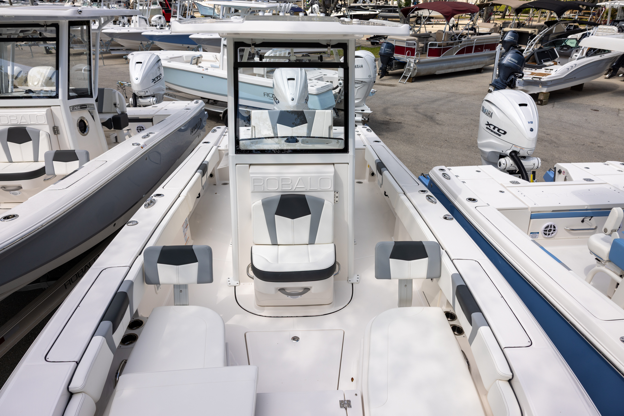 2025 Robalo 266 Cayman 6397 | Fish Tale Boats Fort Myers & Naples